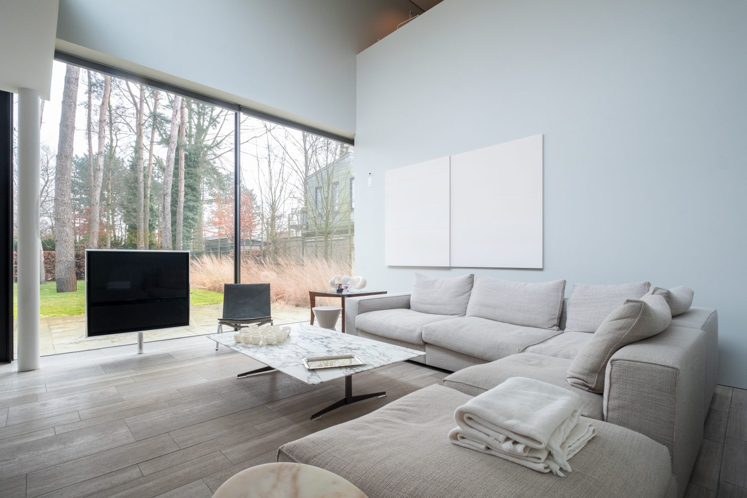 Fascinating nature-blended architecture combined with seamless ...